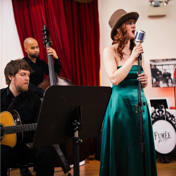 Christy's Closet (@chijazzcloset) | Poshmark